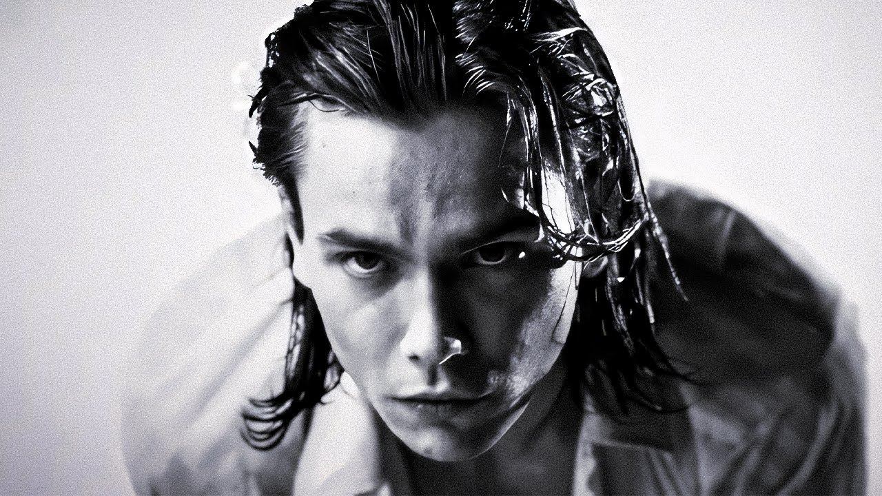 River Phoenix’s Life Beyond the Tragedy - YouTube