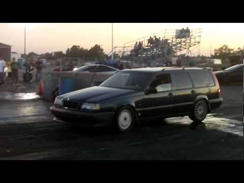 Volvo 850 wagon drag race Aug 8th, 2011 - YouTube