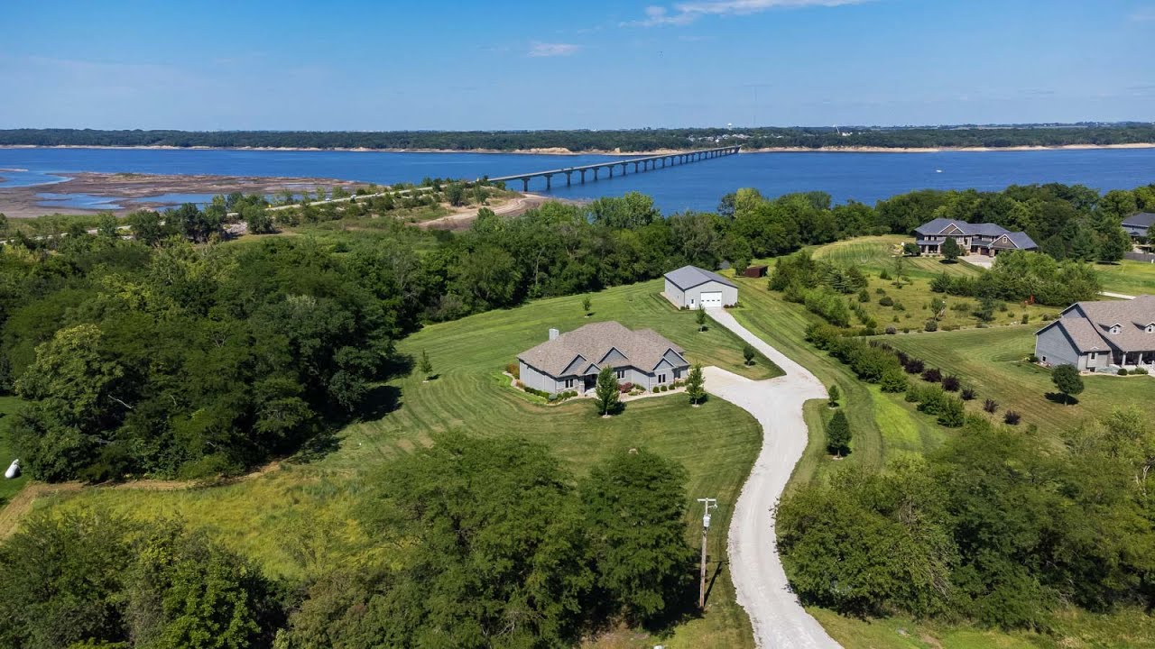 10455 NW Beaver Dr, Johnston - YouTube