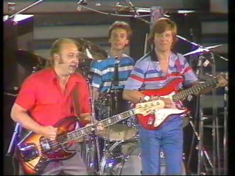 The Beatniks Baby Please Don't Go 1982 - YouTube