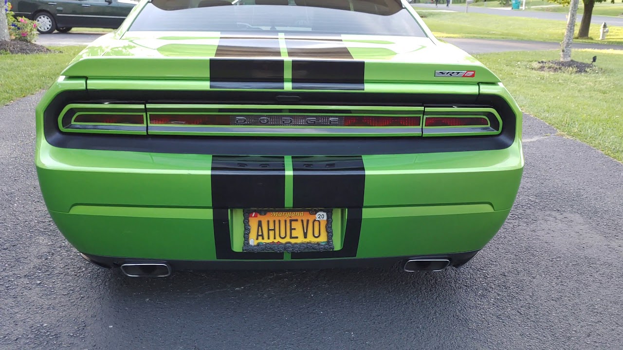 Bagged Dodge Challenger SRT8 Accuair Airlift - YouTube