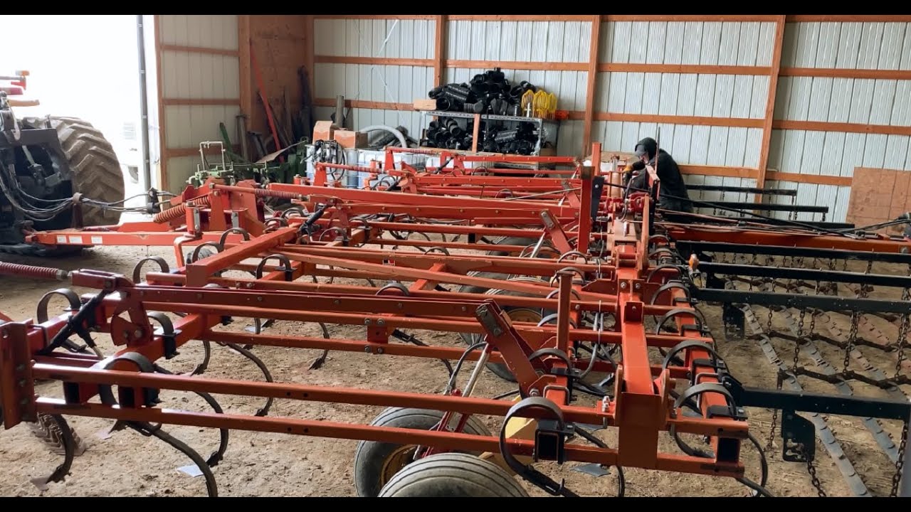 Spring preparations on the farm. Field cultivator maintenance. - YouTube