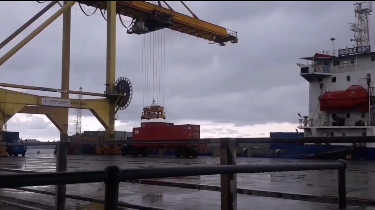 PORT CONTAINER TERMINAL SENARI KUCHING SERAWAK MALAYSIA - YouTube