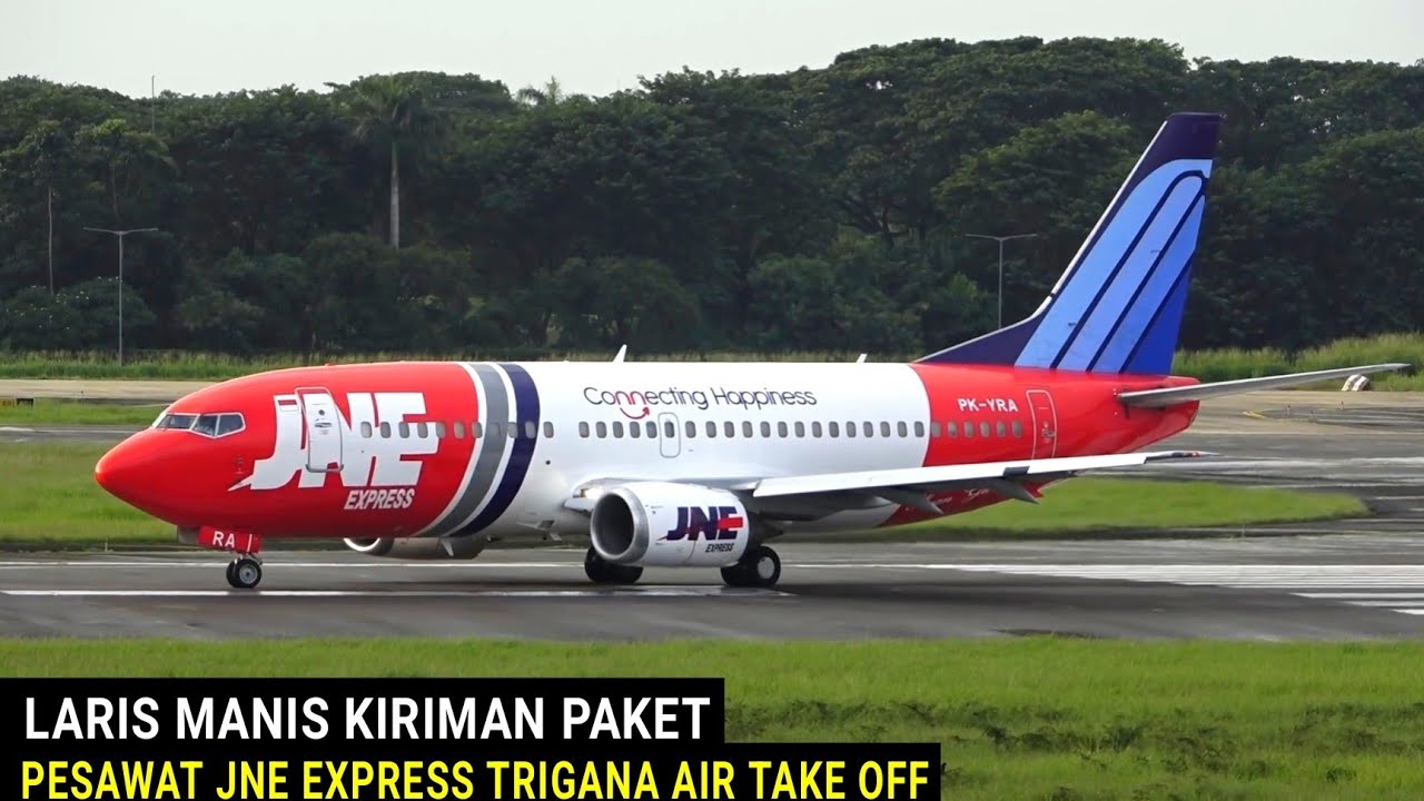 Laris Manis !!! Pesawat JNE Express Trigana Air Take Off dan Landing ...