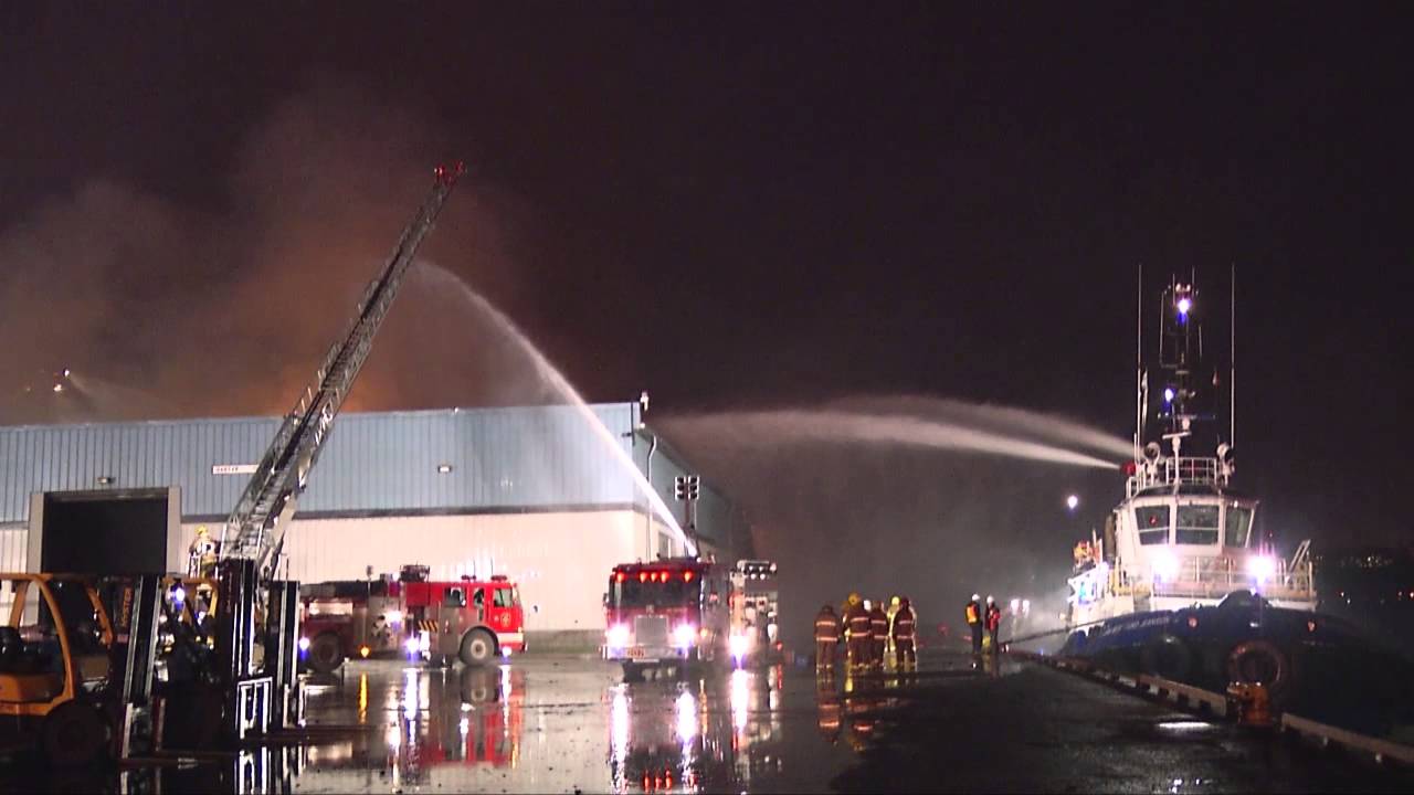 Incendie au Port de Québec / Fire at the Port of Québec - YouTube