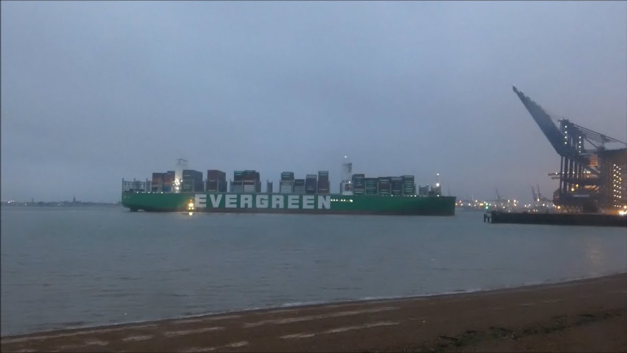 Maiden voyage of the Ever Apex to the Port of Felixstowe at first light ...
