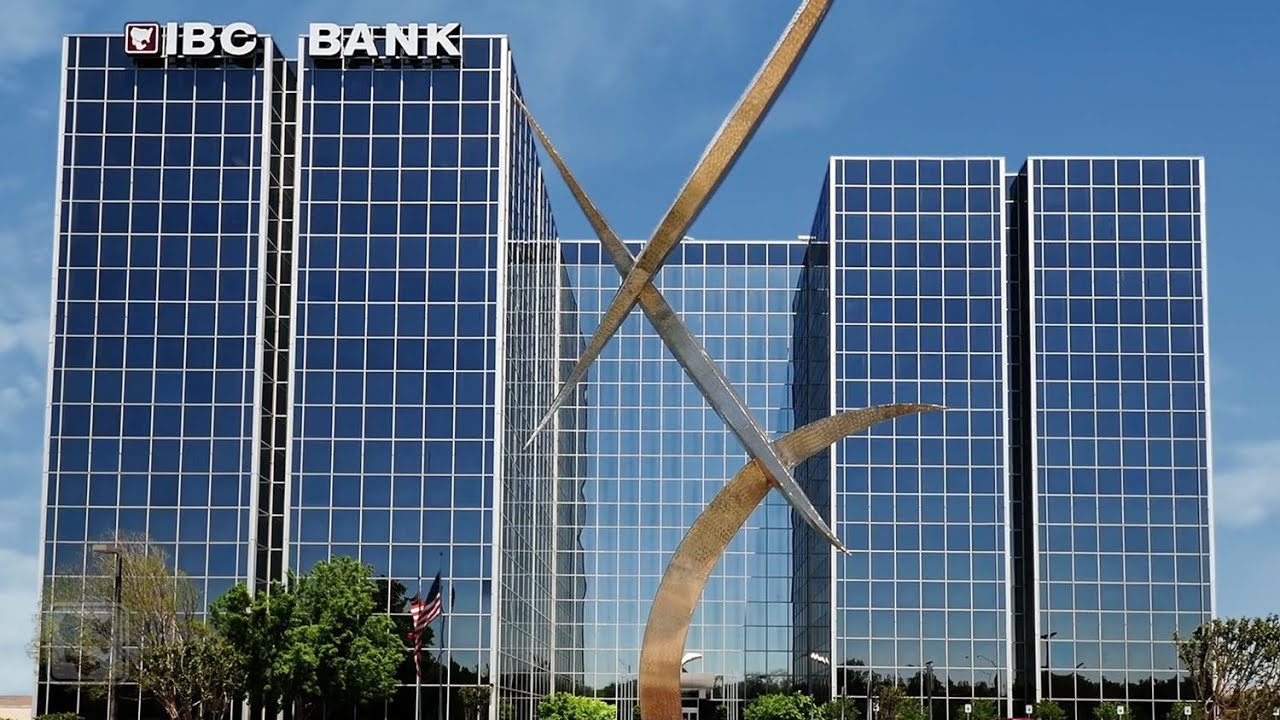 Su banco internacional | IBC Bank - YouTube