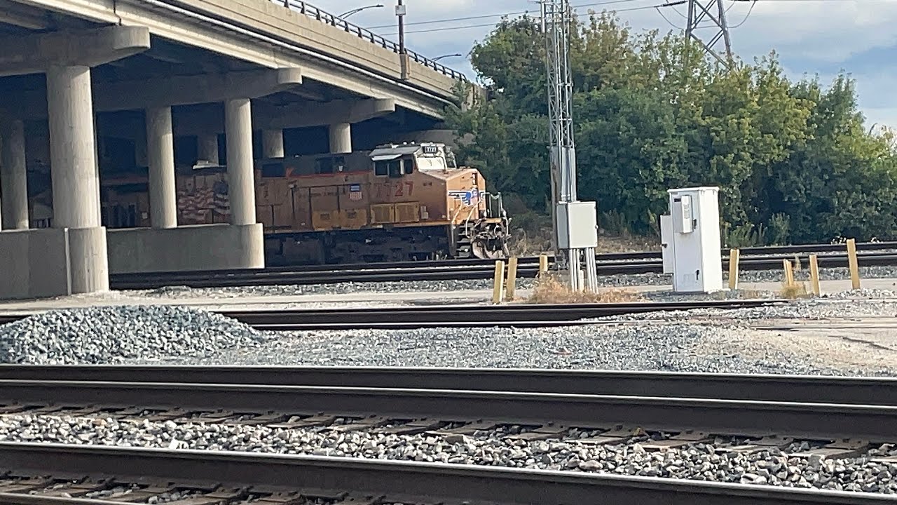 UP GEVO leads a manifest train in Chicago, IL on September 24, 2025 ...