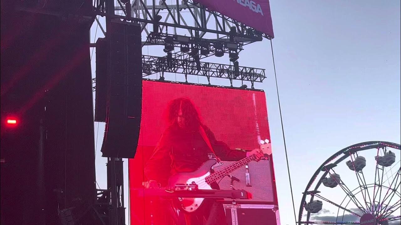 Yeah Yeah Yeahs - “Burning” @ Osheaga 2022 - YouTube