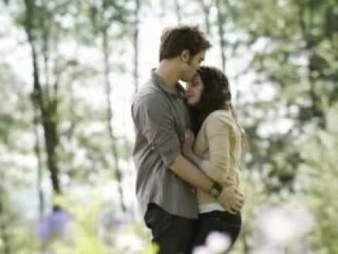 BELLA AND EDWARD KISS SCENES