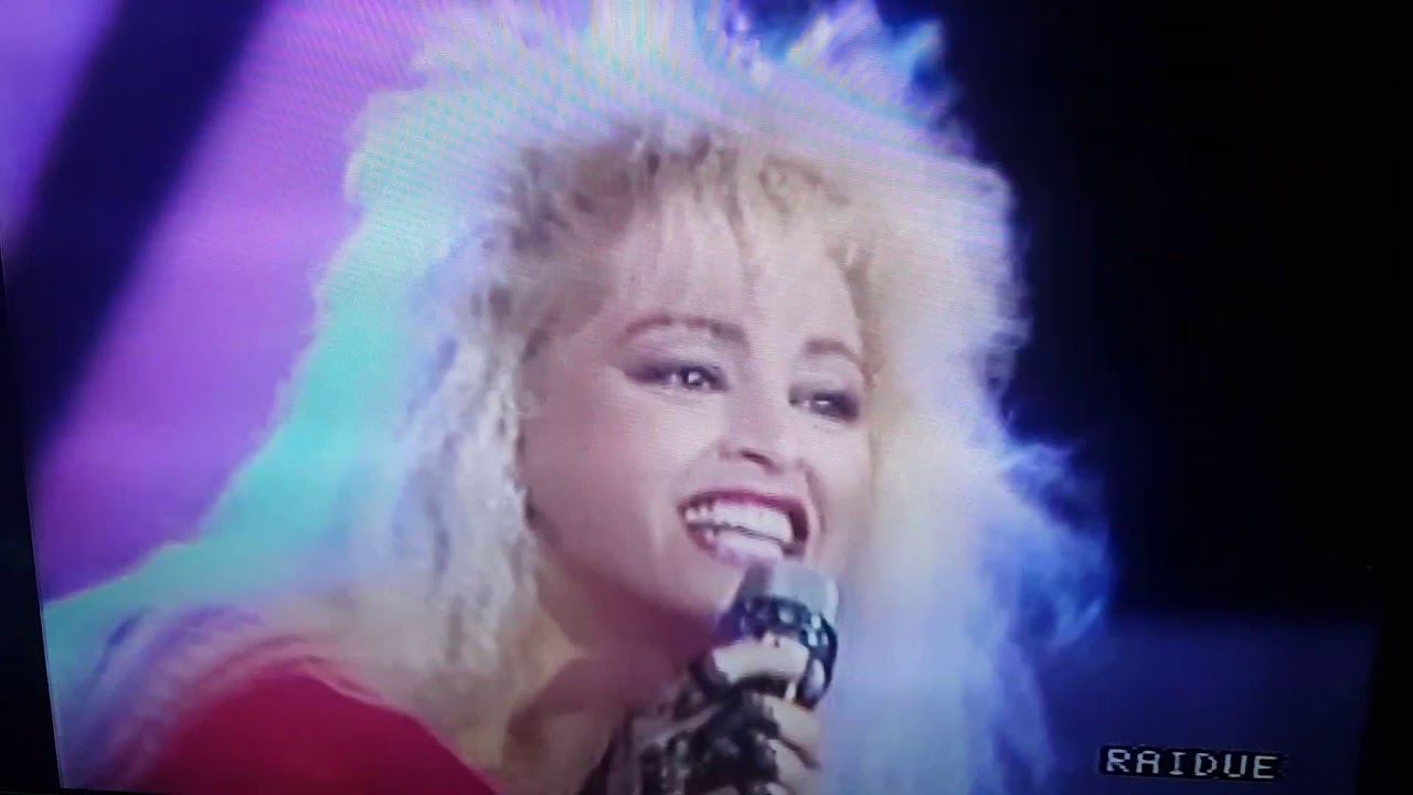 Singer PATTY JOHNSON & COMPANY - YouTube