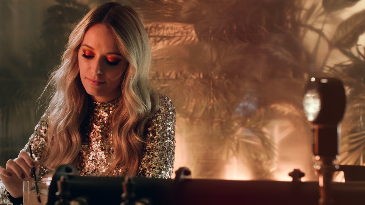 Léa Jarry - Finir par te croire (clip officiel) - YouTube Music