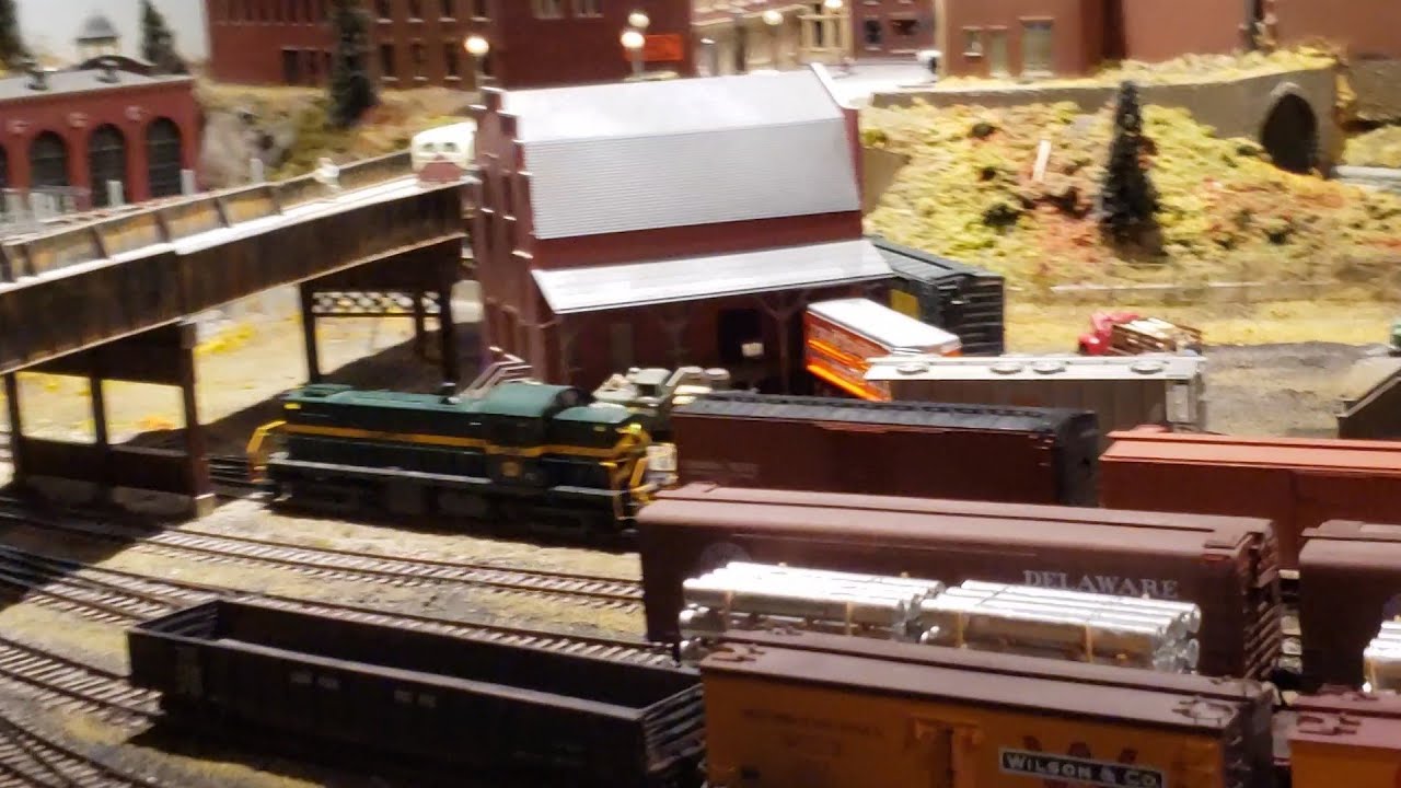 MODEL TRAINS HO Scale 1950s Layout Action at Bellows Falls - YouTube