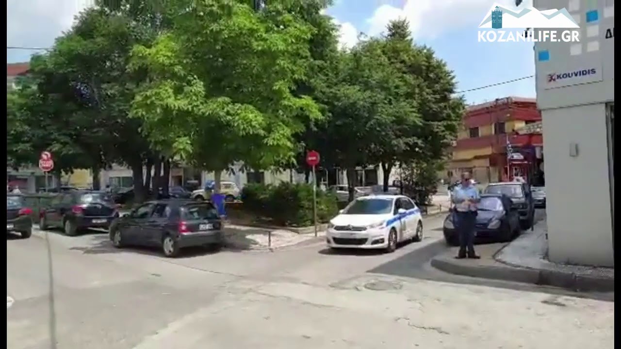 Τροχαίο ατύχημα στην περιοχή της λαϊκής αγοράς Κοζάνης - YouTube