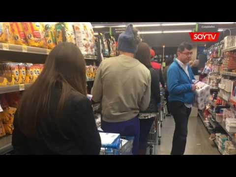 La actriz Marcela Osorio se quejó por Twitter por largas filas de un supermercado en Algarrobo