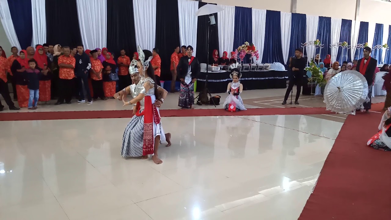 Upacara Adat Persembahan Tari Rama Sinta | Mustika Pasundan - YouTube