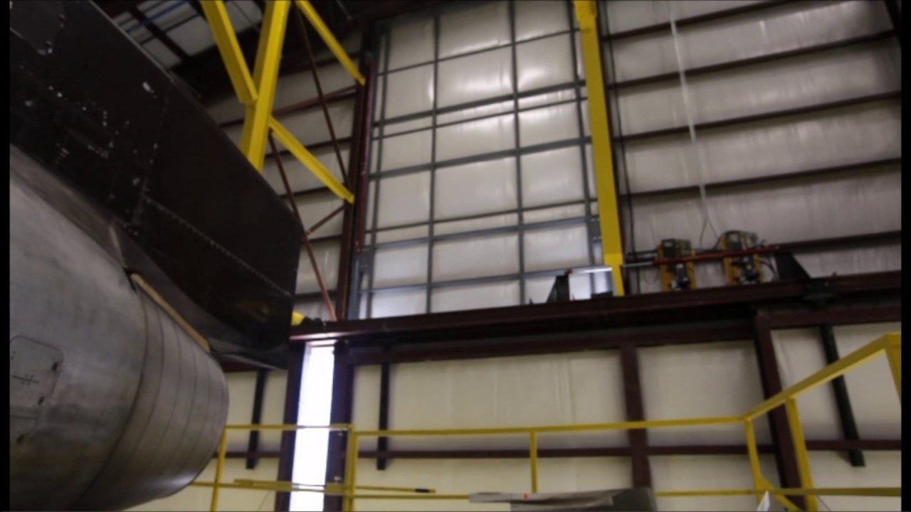 SAA Hangar Tail Door Full Open & Close - YouTube