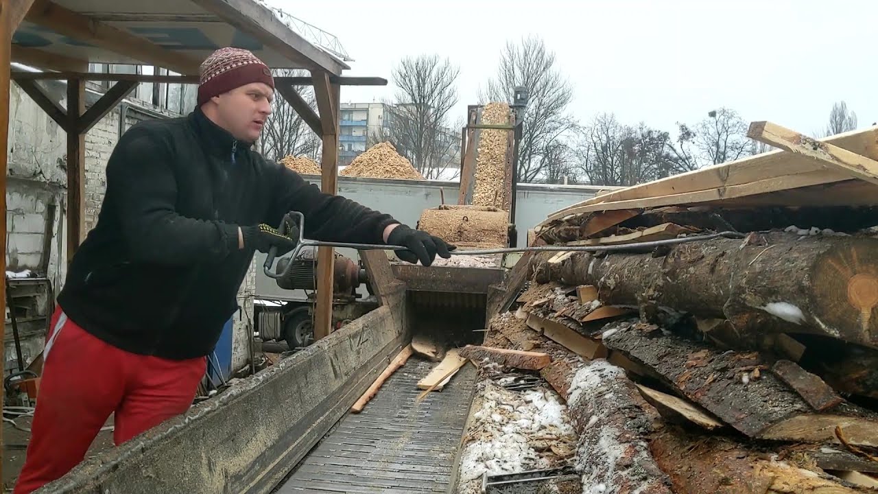 Watch the Ultimate Wood Chipper at Work – LIVE! - YouTube