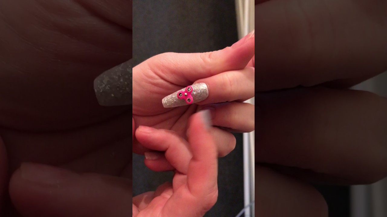 Fidget spinner nail - YouTube