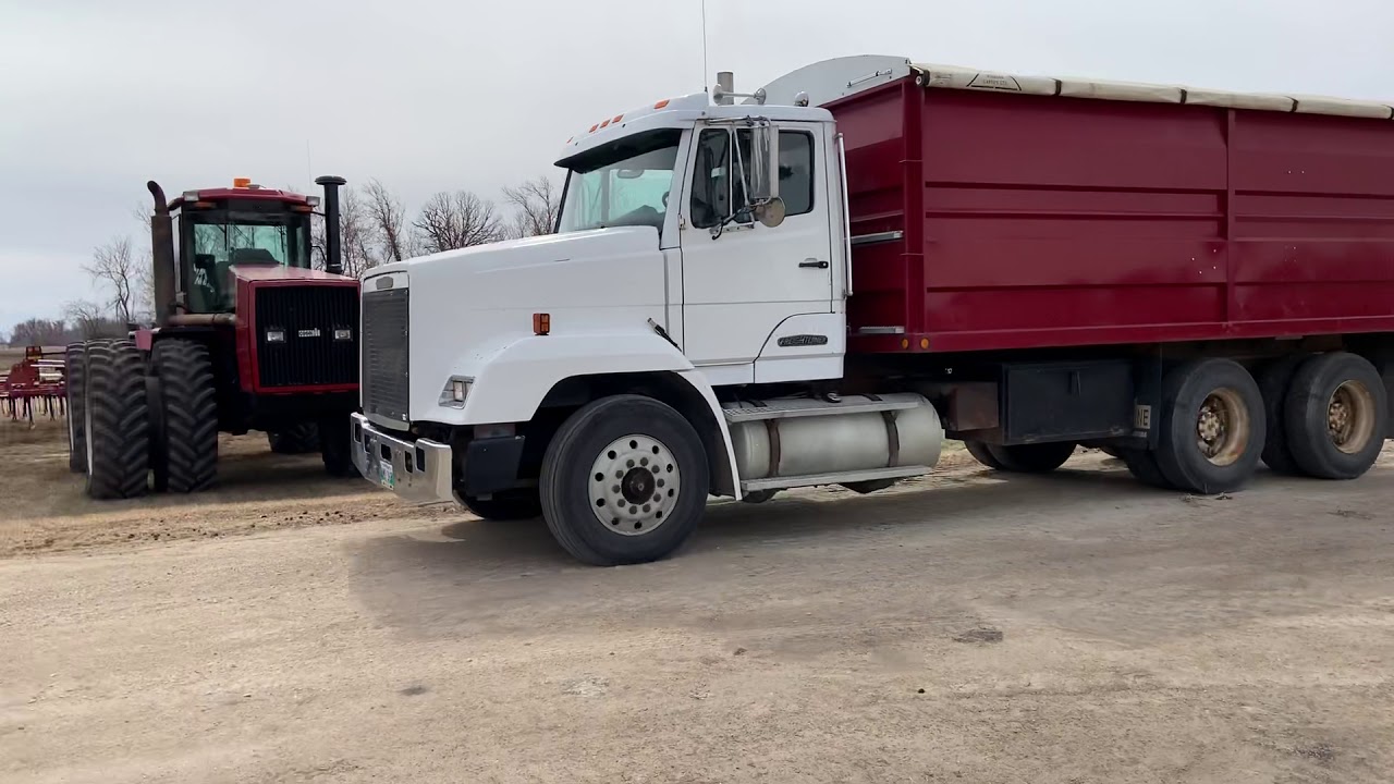 SOLD Freightliner FLD112C grain truck Ronald Farms May 1st Lot 2126 ...