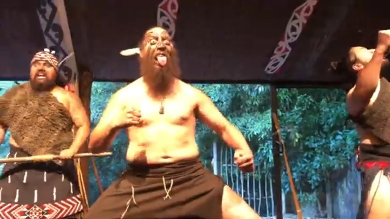 Traditional Māori games and Haka - YouTube