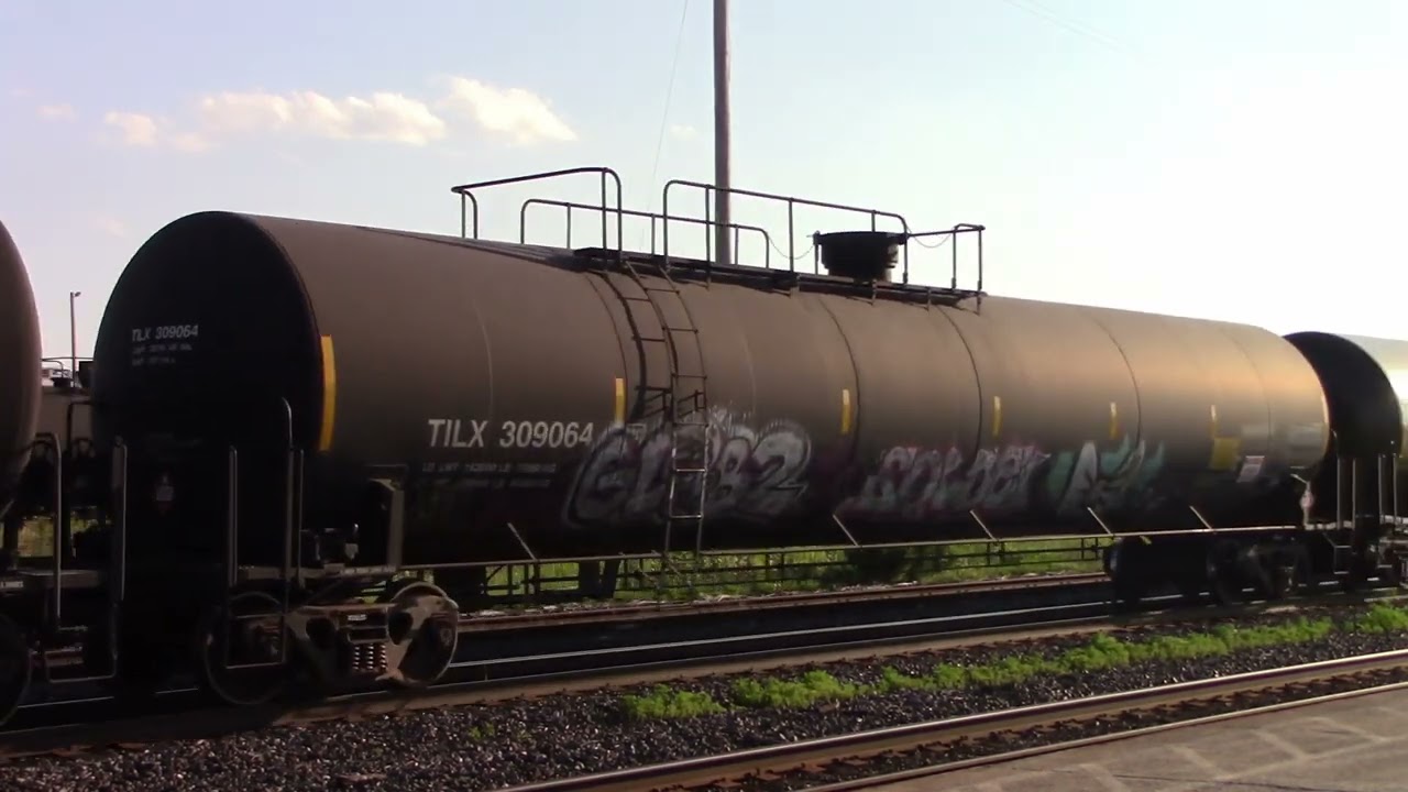 CN 2860 CN 3916 EB through Hobson Yard Sarnia Ontario 7/18/2022 - YouTube