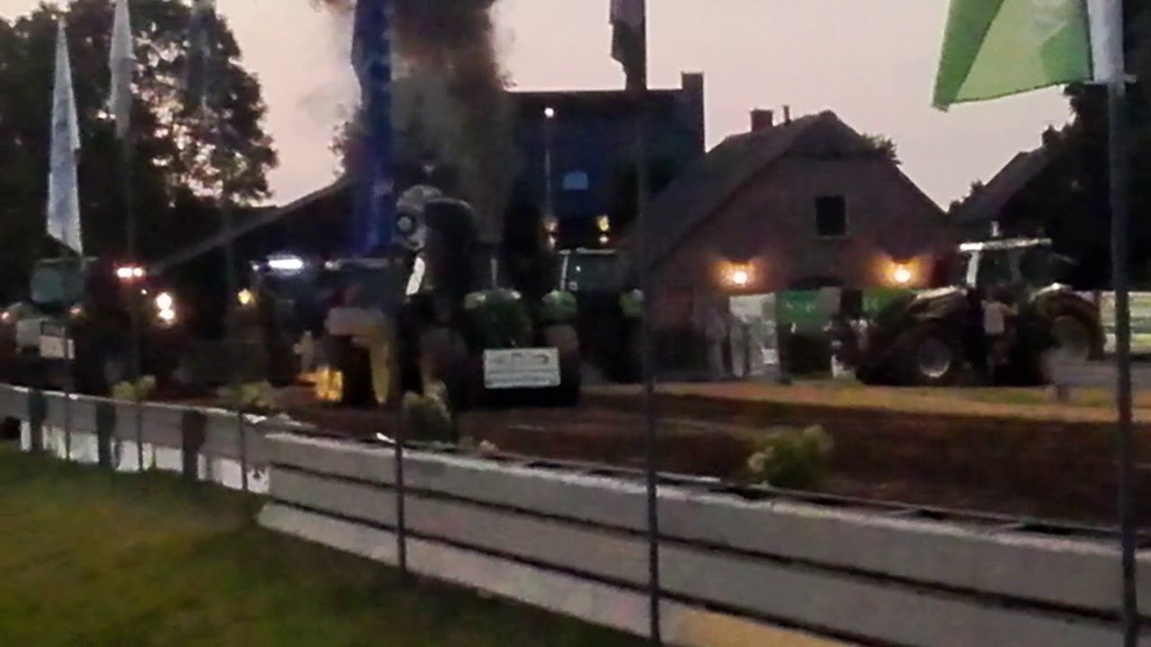 John Deere 4450 Lexmond 11 ton - YouTube