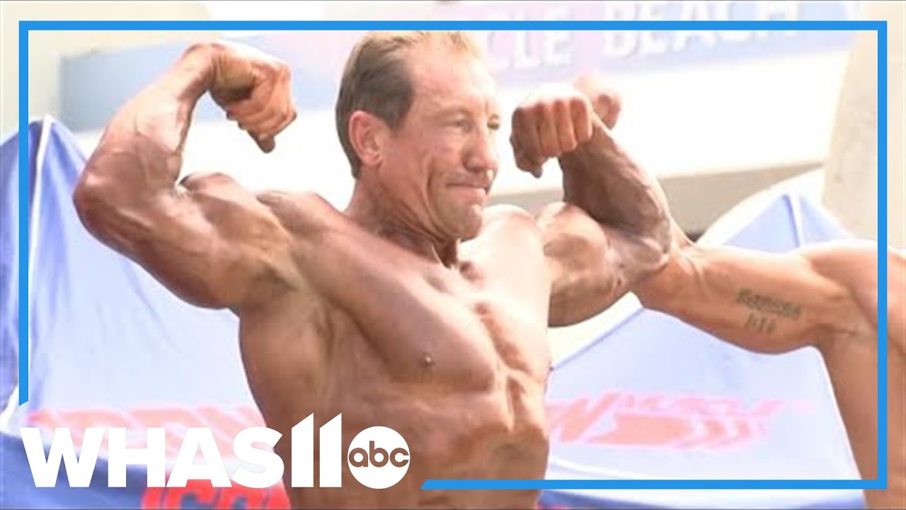 Bodybuilders flock to Venice for annual Muscle Beach Championship - YouTube