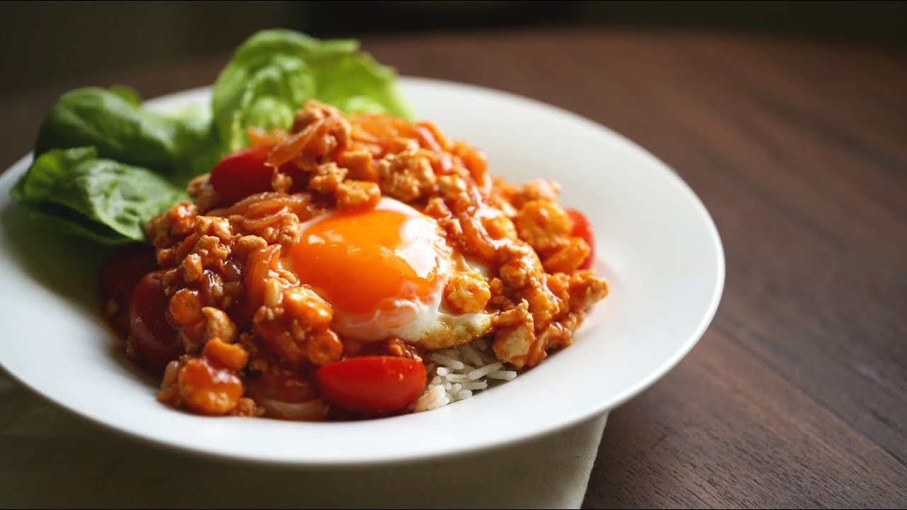 Thai Egg Bomb with Rice • ข้าวไข่ระเบิด | Tei's - YouTube