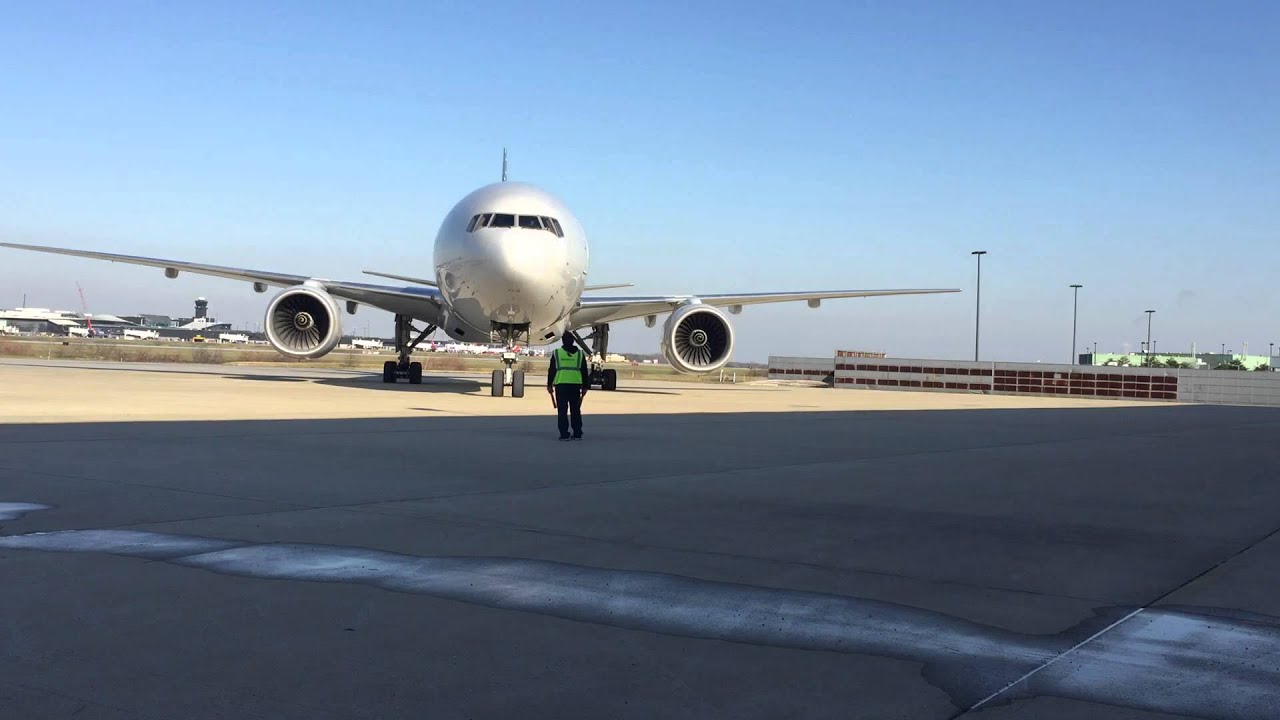 777-200 dual engine start - YouTube