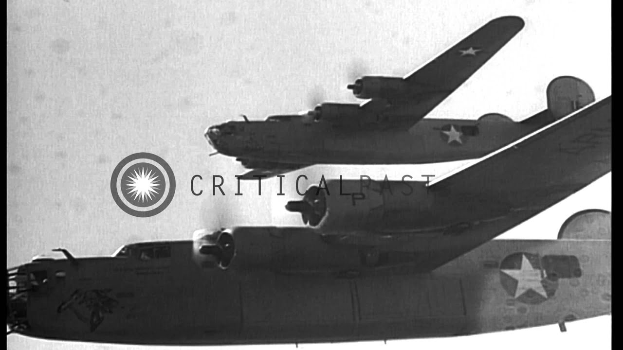 Echelon of three B-24 aircraft of 98th Bombardment Group "Pyramidiers ...