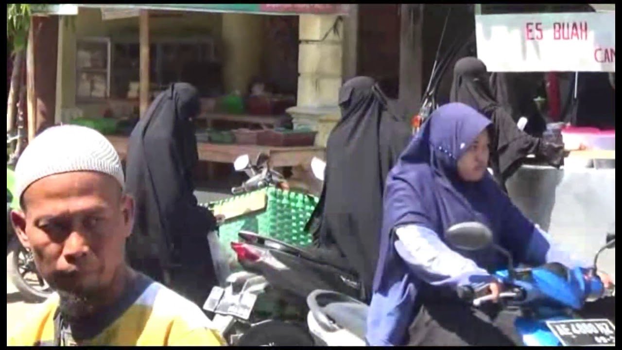 DESA TEMBORO - MADINAH VAN JAVA - YouTube