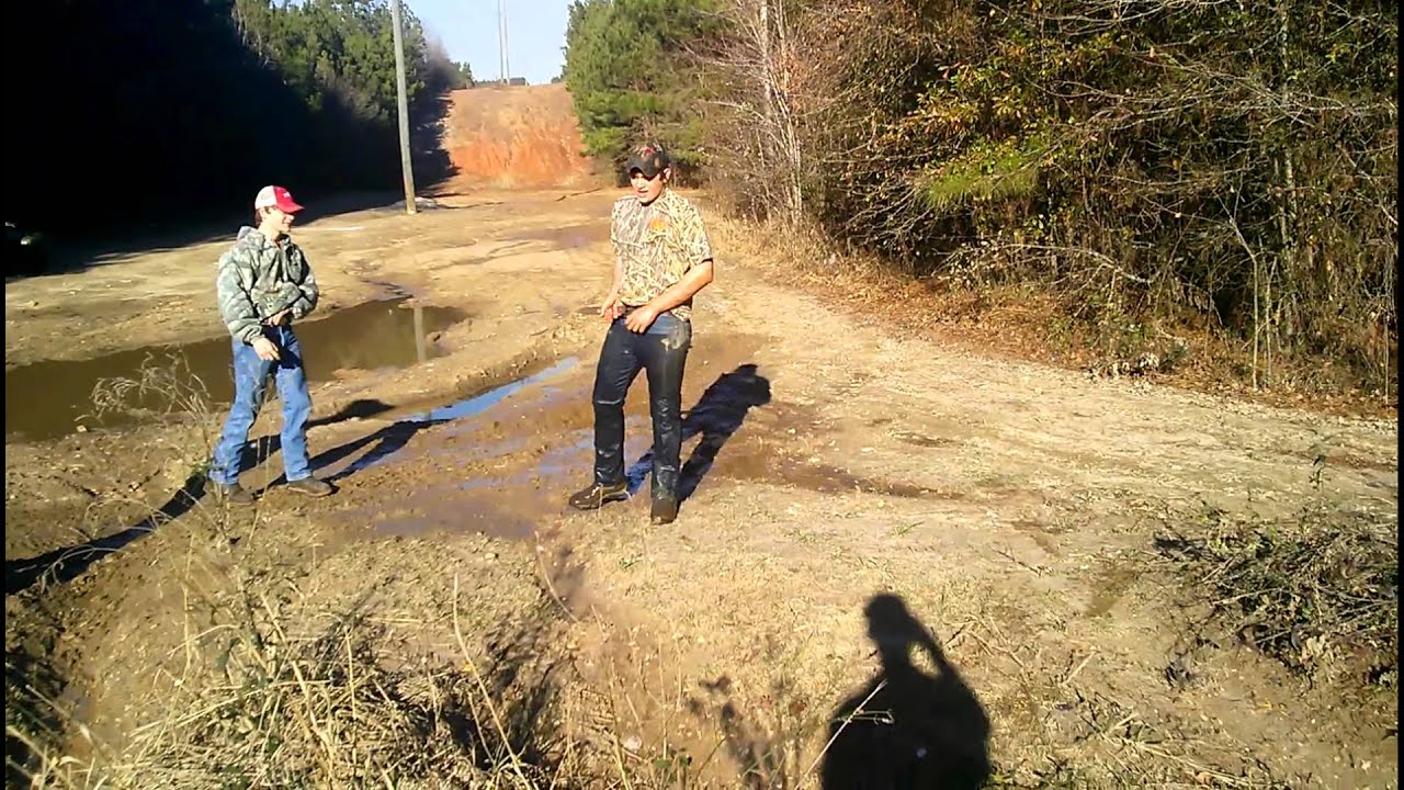 Mud loving rednecks in 30° weather! - YouTube