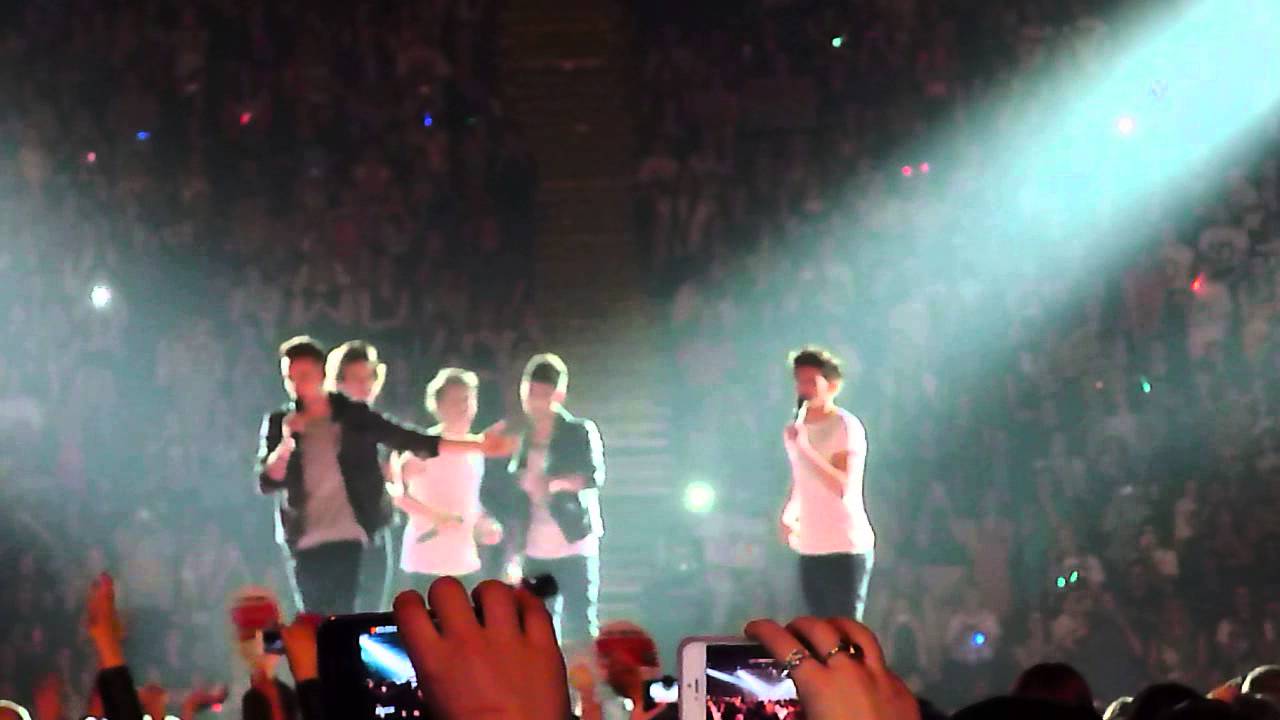 One Direction Twitter Questions Manchester April 2 - YouTube