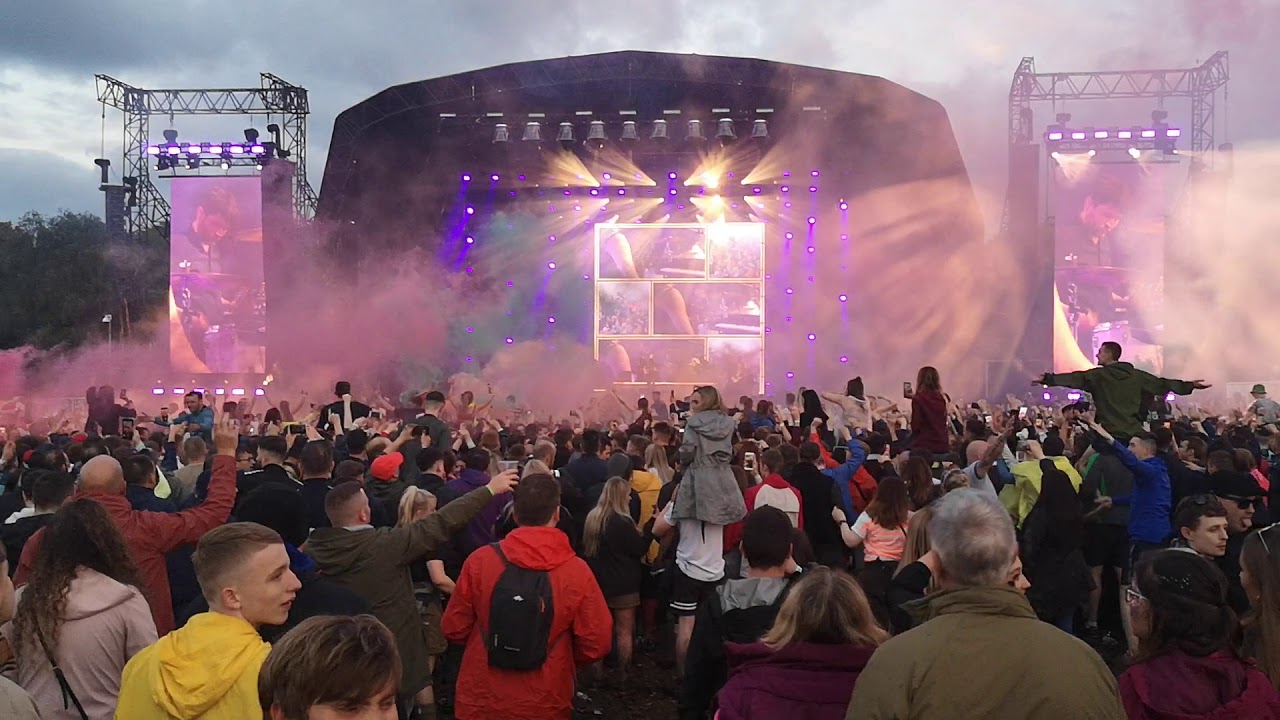 Courteeners Heaton Park 15.06.19 bide your time - YouTube