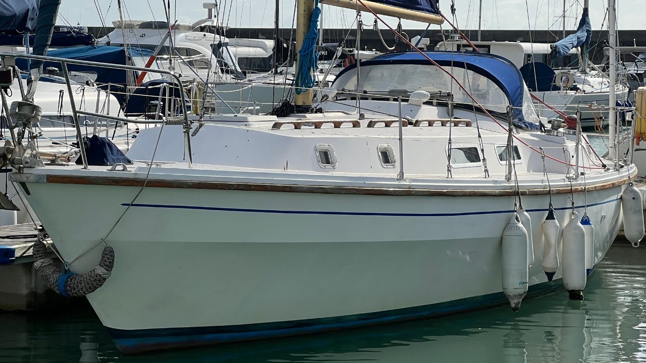 Westerly 33 Interior Tour In Virtual Reality! - YouTube