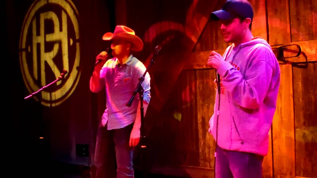 Funny 2 guys duet karaoke - YouTube