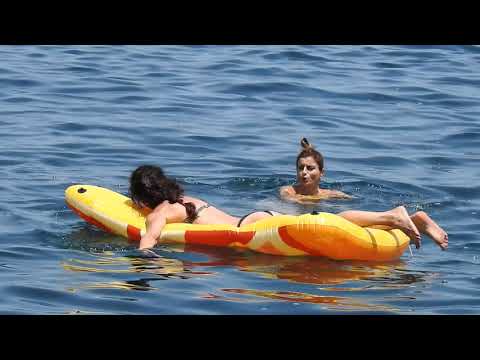 Hande Ataizi genç kızlara yıllara meydan okuyor