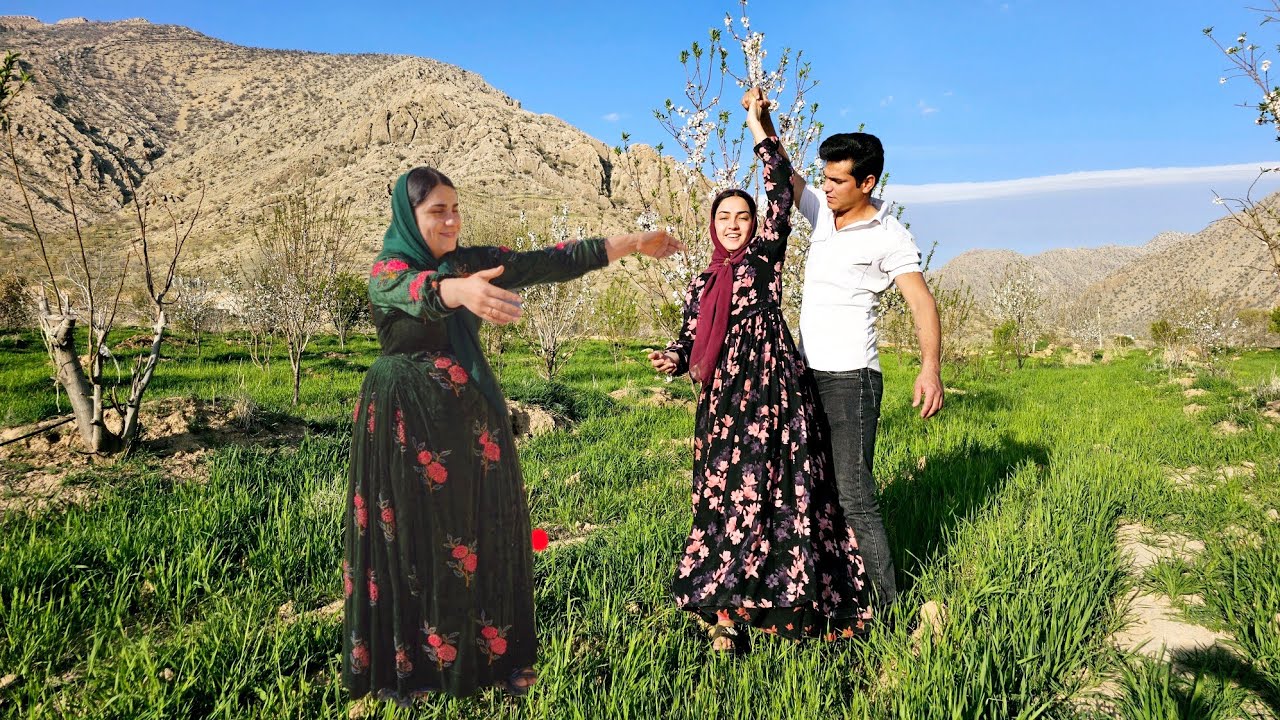 Pure moments and secret romantic caresses of Maryam and Omid far from ...