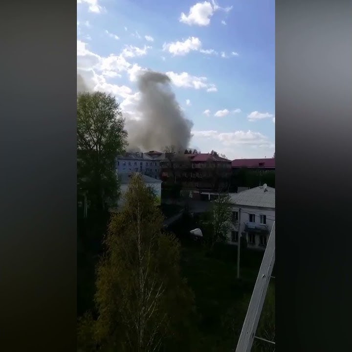 Горит вечерняя школа за дворцом творчества Гагарина. Кузбасс ...