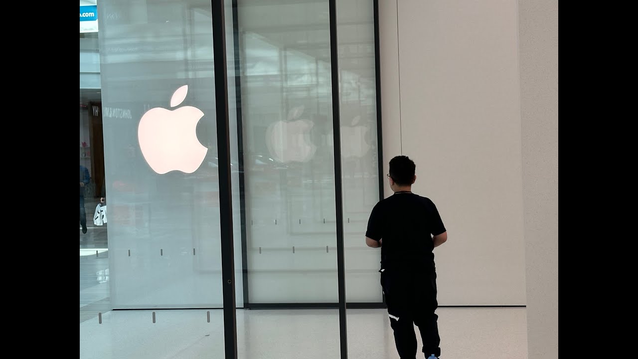 TECH TEAM GOES TO APPLE - YouTube