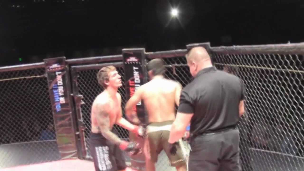 Issa Able vs. Colin Derousseau - YouTube