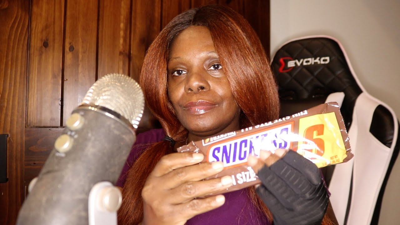FUN SIZE SNICKERS ASMR EATING SOUNDS - YouTube