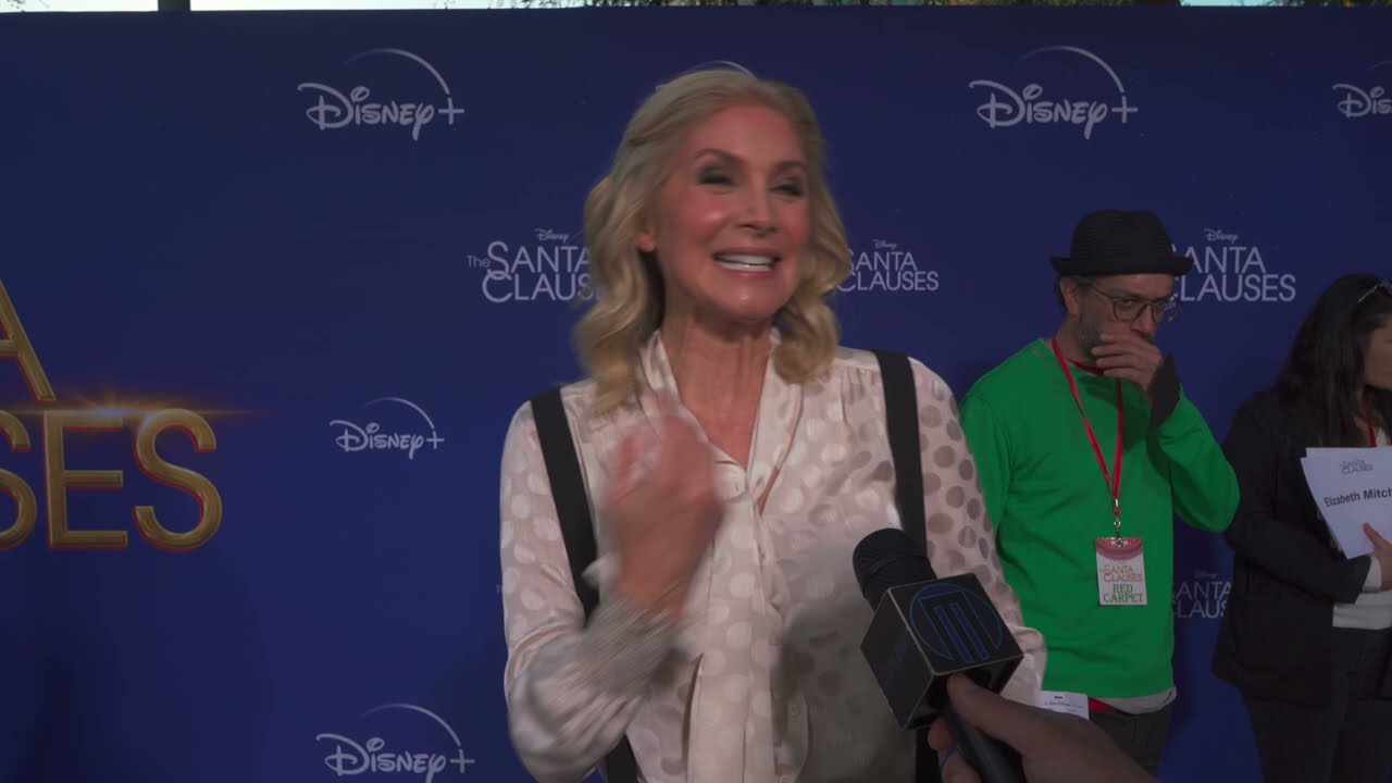 Elizabeth Mitchell Talks About Returning For The Santa Clauses at ...