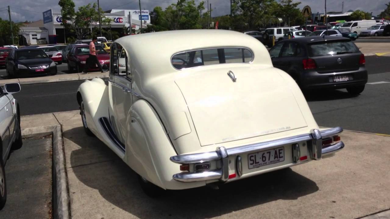 Jaguar Mark V - 1950s Upper-Middle Class England - YouTube