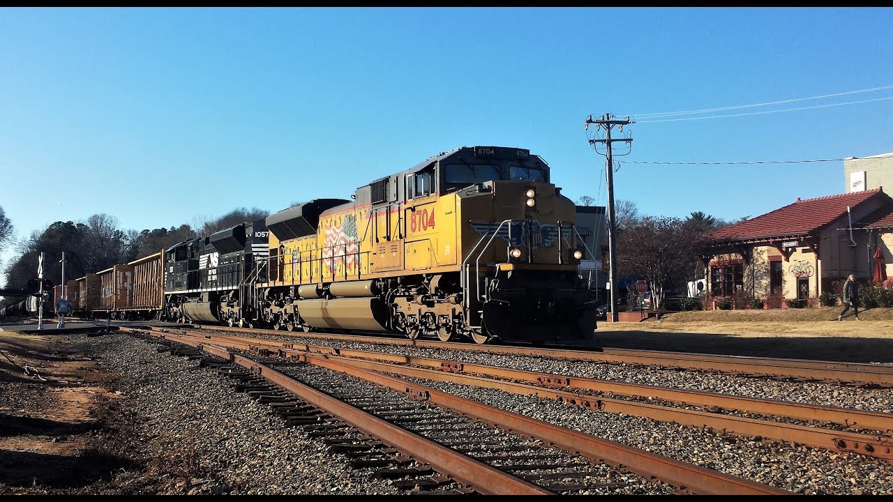 NS Train 154 With UP Leader 8704 At Belmont NC On The NS Charlotte District Mainline. - YouTube