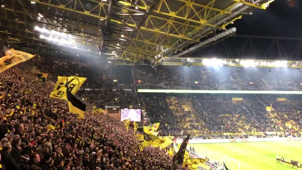 BVB - SGE Südtribüne - YouTube