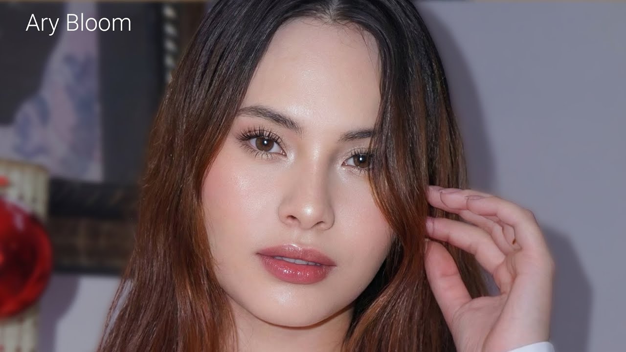 Ary Bloom: Plus-size model, influencer , Body Positivity, Biography ...