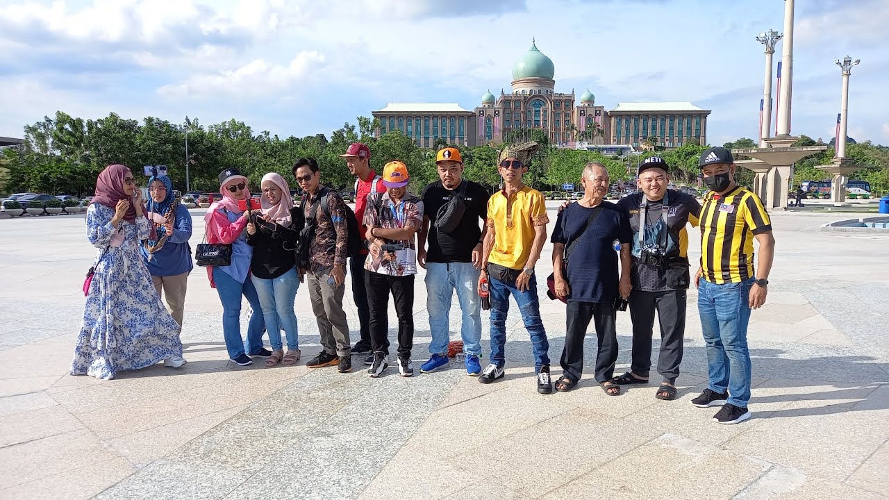 Malaysia & Indonesia youtubers gathering 2022[Masjid Putrajaya] - YouTube