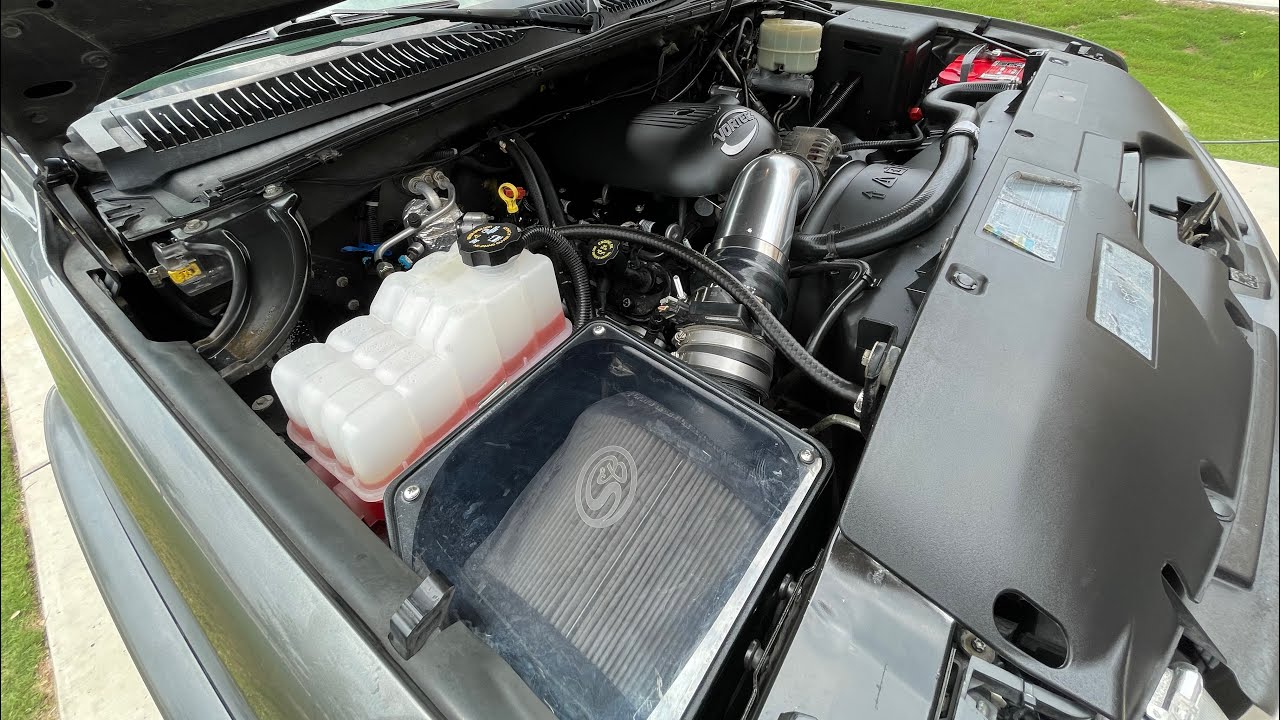 2002 Chevy Silverado 2500HD Engine Cleaning - YouTube